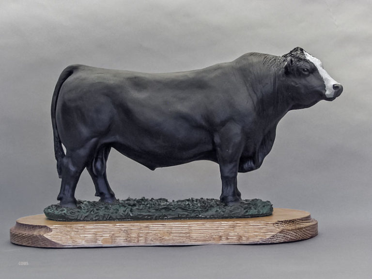 Simmental bull , bull Figurine, livestock awards