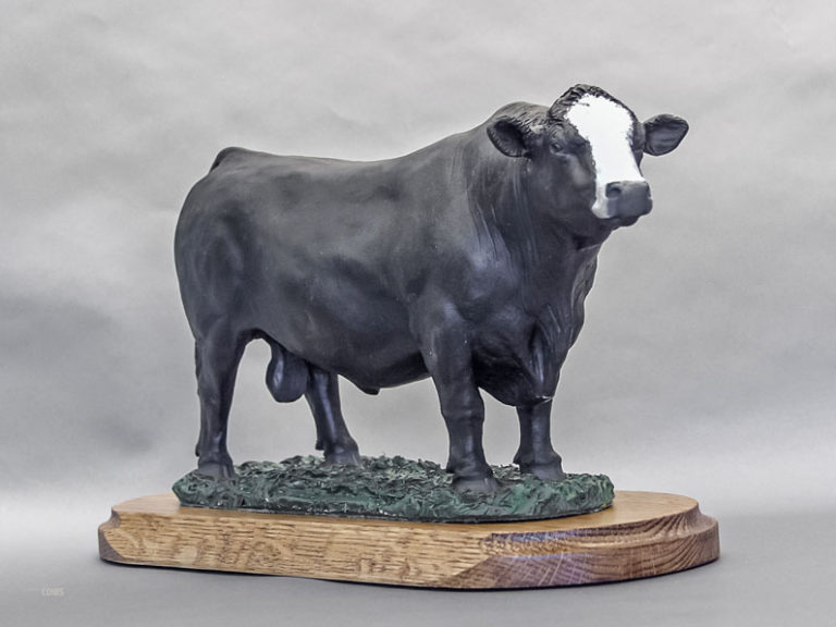 Simmental bull , bull Figurine, livestock awards