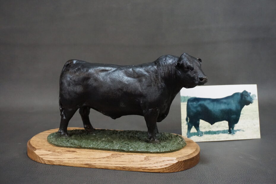 Simmental bull , bull Figurine, livestock awards